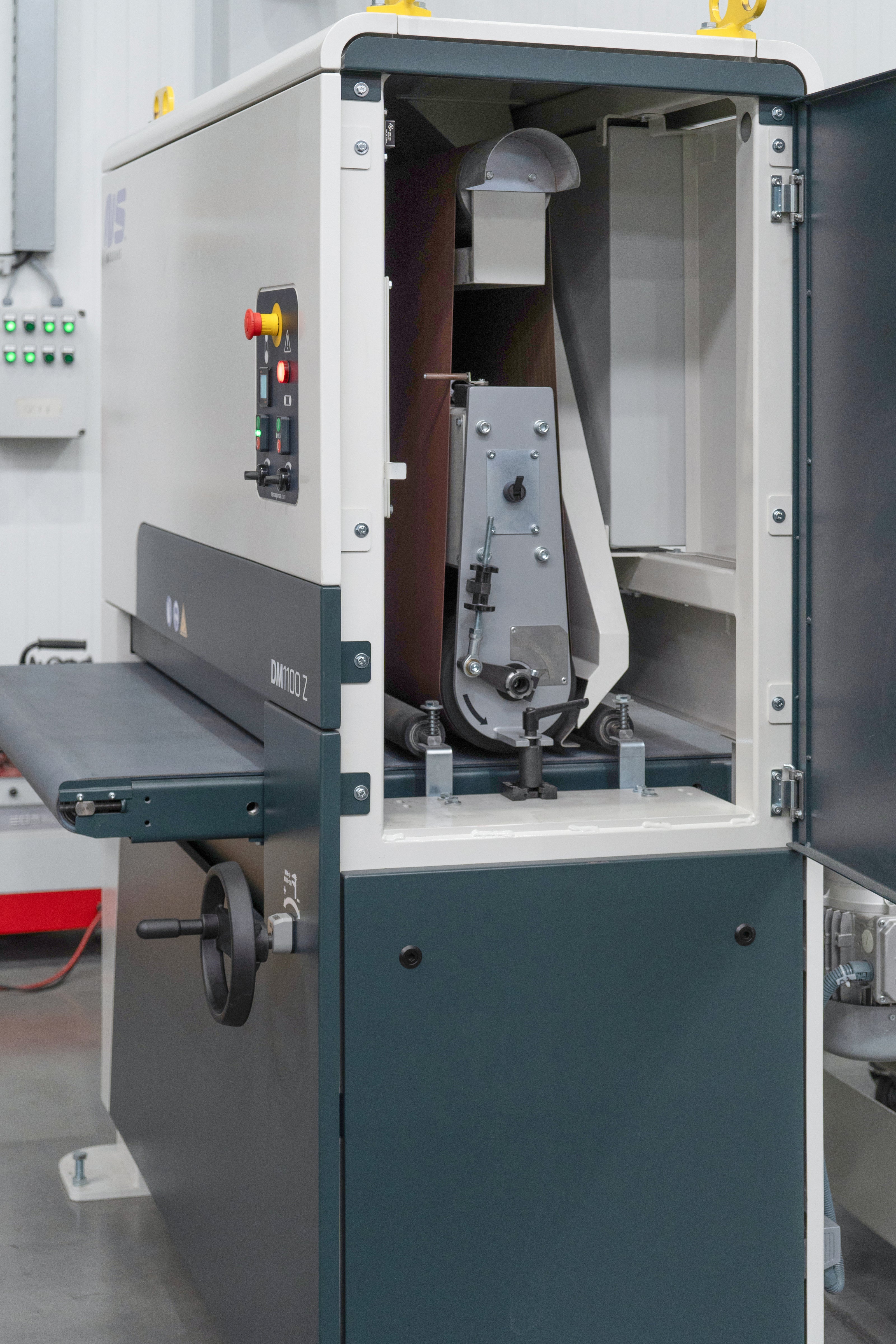 NS Maquinas DM1100 Z Sheet Metal Deburring Machine – Sparx Machine Tools